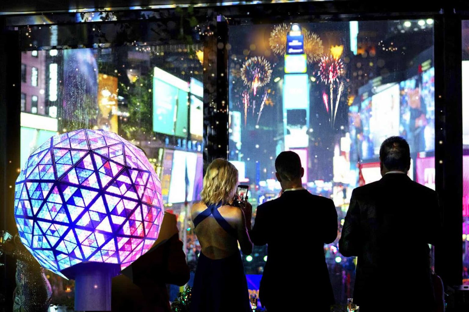 The Best New Year’s Eve Ball Drop Parties in NYC – American Stories Travel